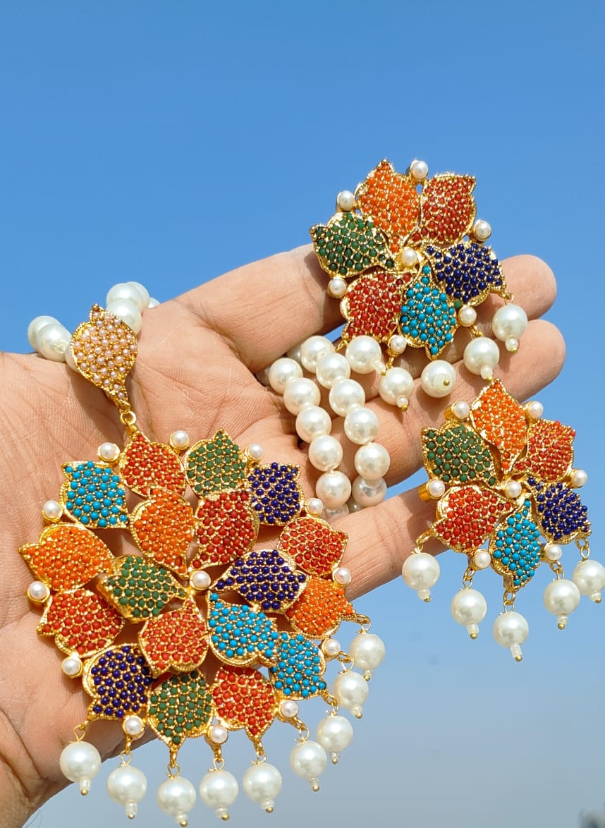 Satrangi Pendant With Earrings 02